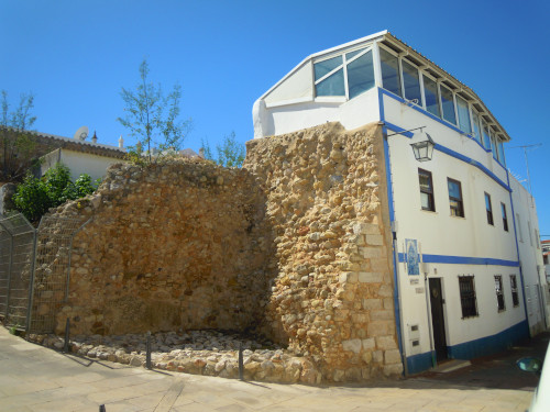 Albufeira Castle; characteristics and background